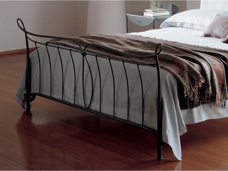 Lit Stéphanie 2 en fer forgé massif. Meuble pour la chambre. Le Monde ...